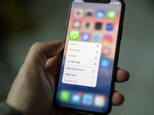 Advantages and Disadvantages of WhatsApp for Business – MightyCall
